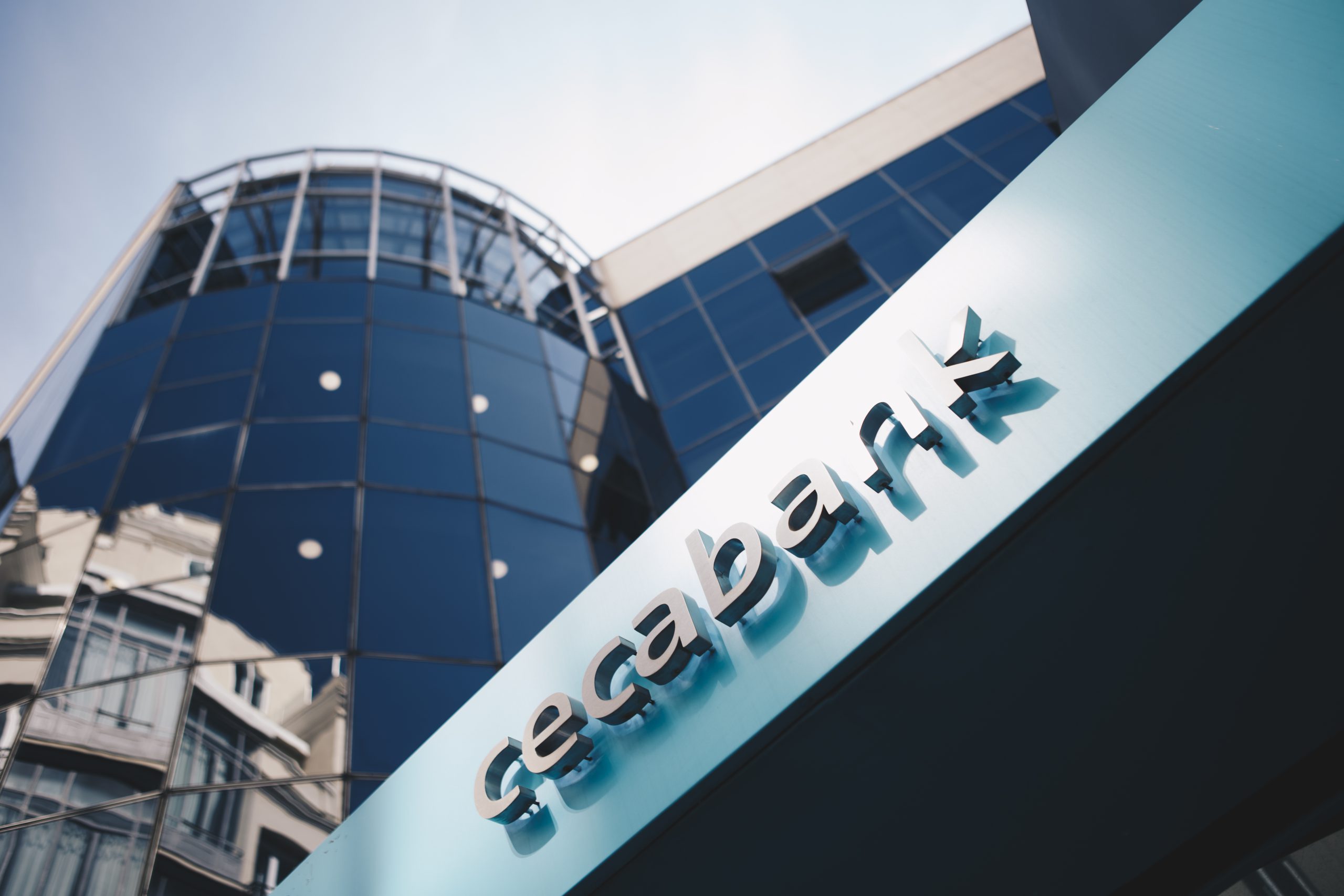 Cecabank develops a Technology Plan with IBM